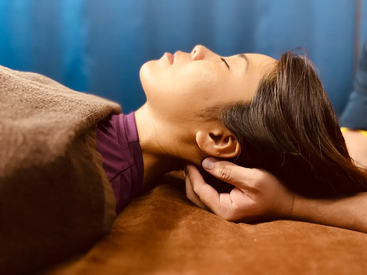 浦添リンパケア - ほぐし処 Retreat Lua│経塚モノレール駅より徒歩5分!人気のアロマリンパマッサージ